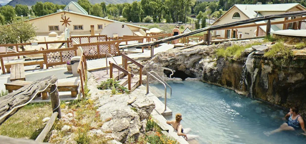 12 Dreamy Romantic Getaways in Colorado With Private Hot Tubs